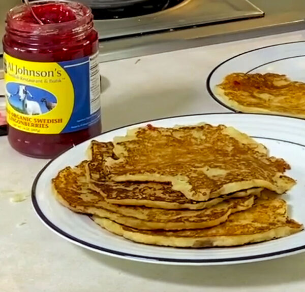 Raggmunk – Al Johnson’s Swedish Restaurant, Butik & Stabbur